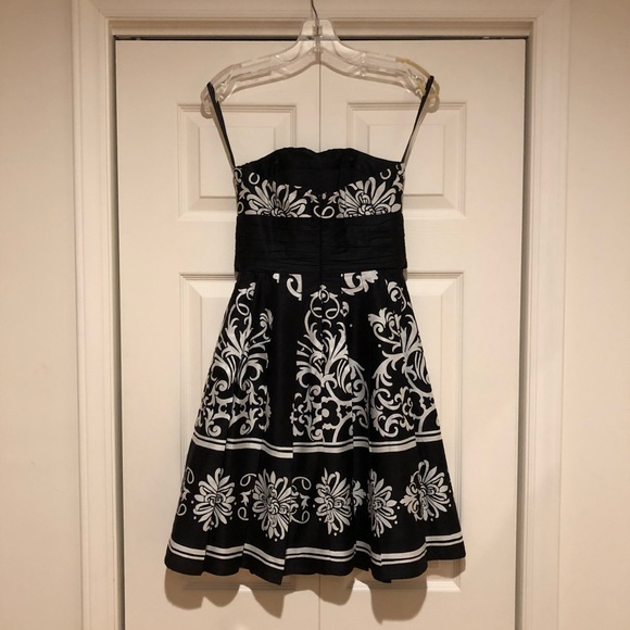 White House Black Market | Dresses | Whbm Strapless Dress | Poshmark
